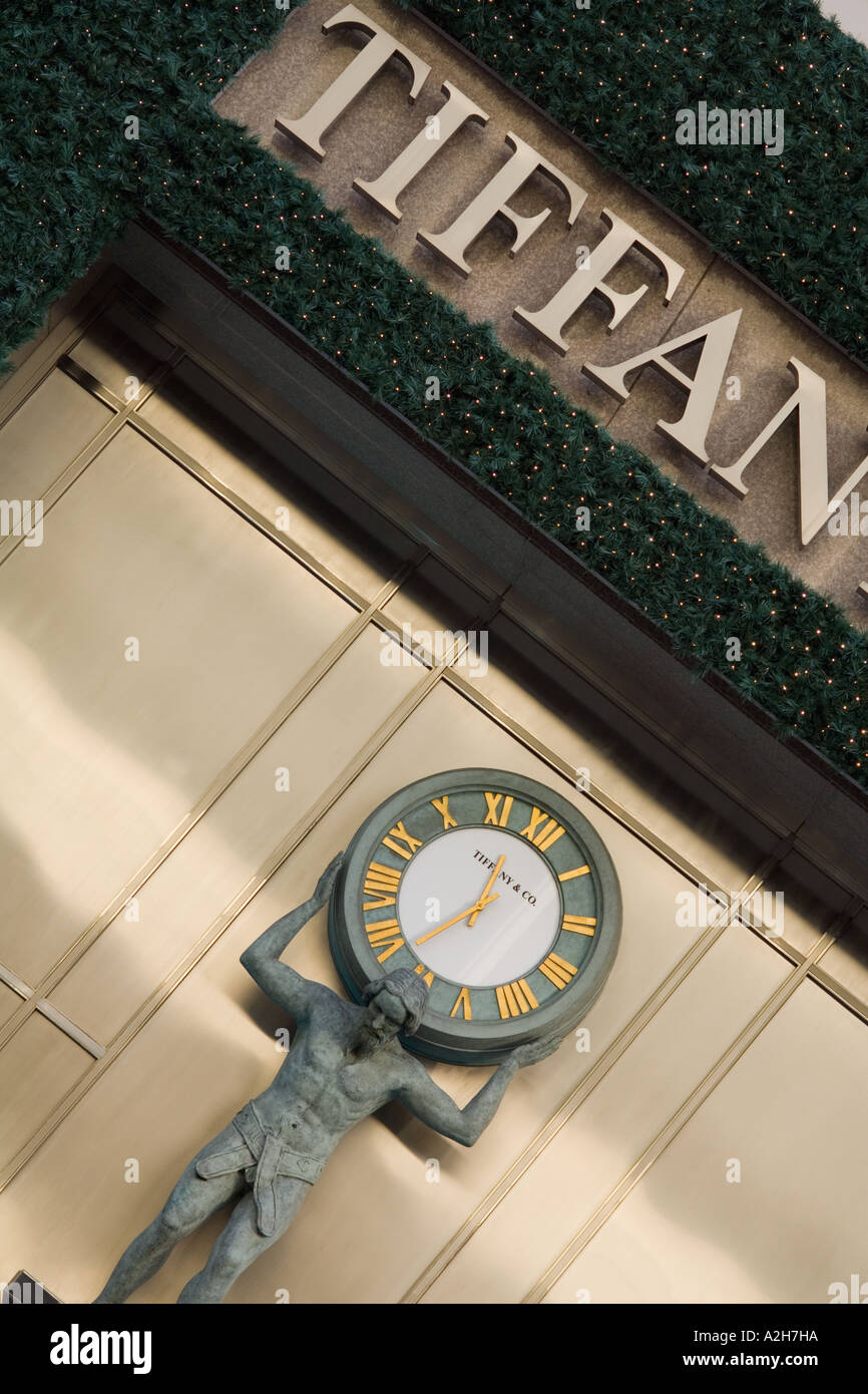 Japan, Tokyo, TIffany and Company, clock statue Stock Photo - Alamy