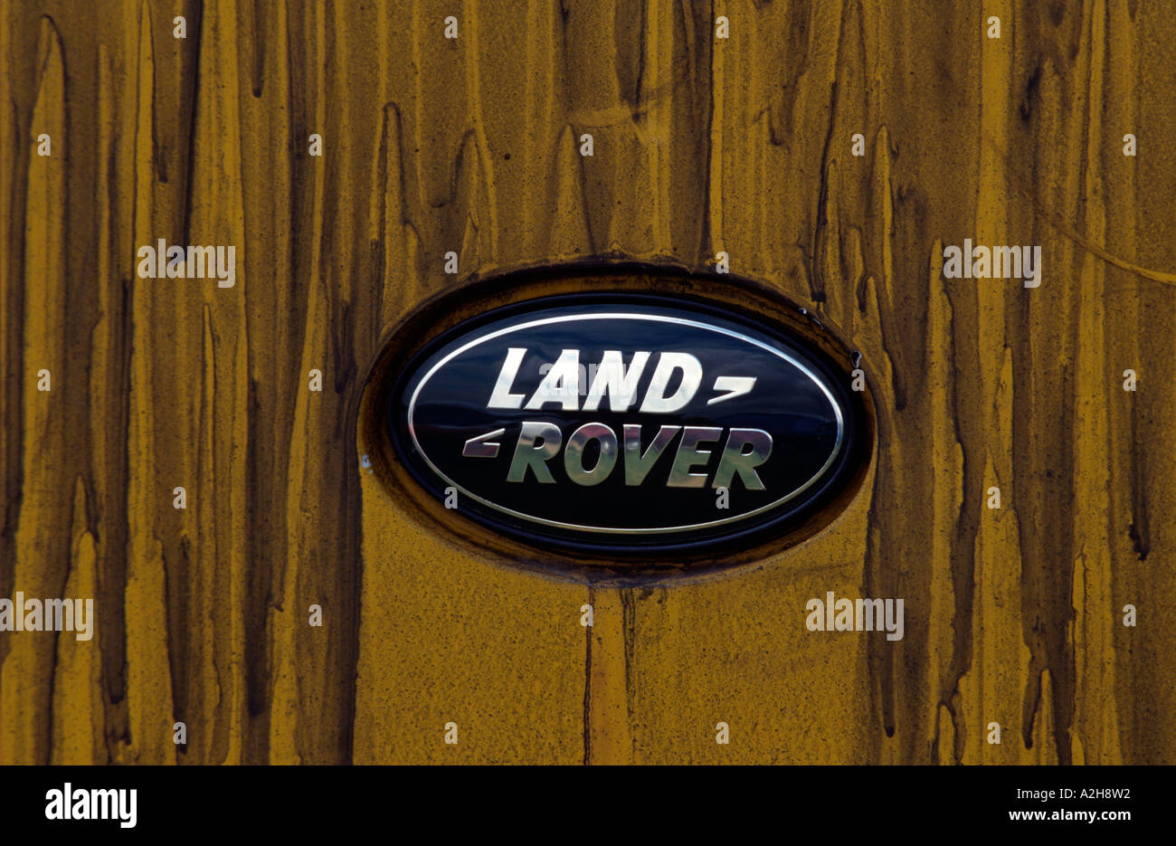 Land rover logo icon symbol hi-res stock photography and images - Alamy