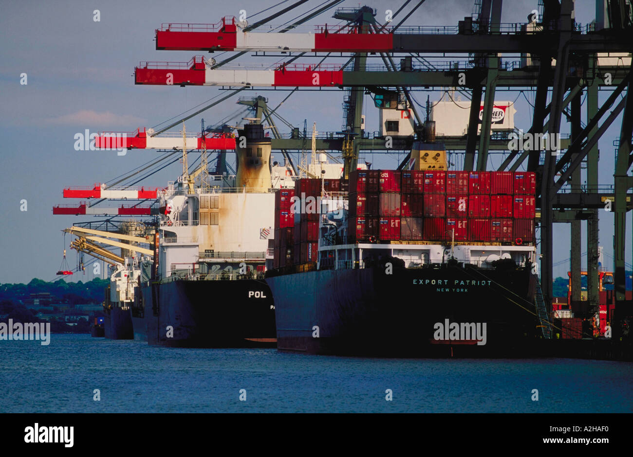 Container ships at docks in Port Elizabeth New Jersey Stock Photo - Alamy