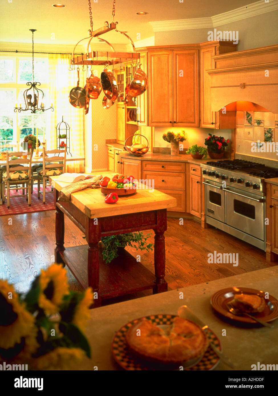 Butcher block kitchen island hi-res stock photography and images - Alamy