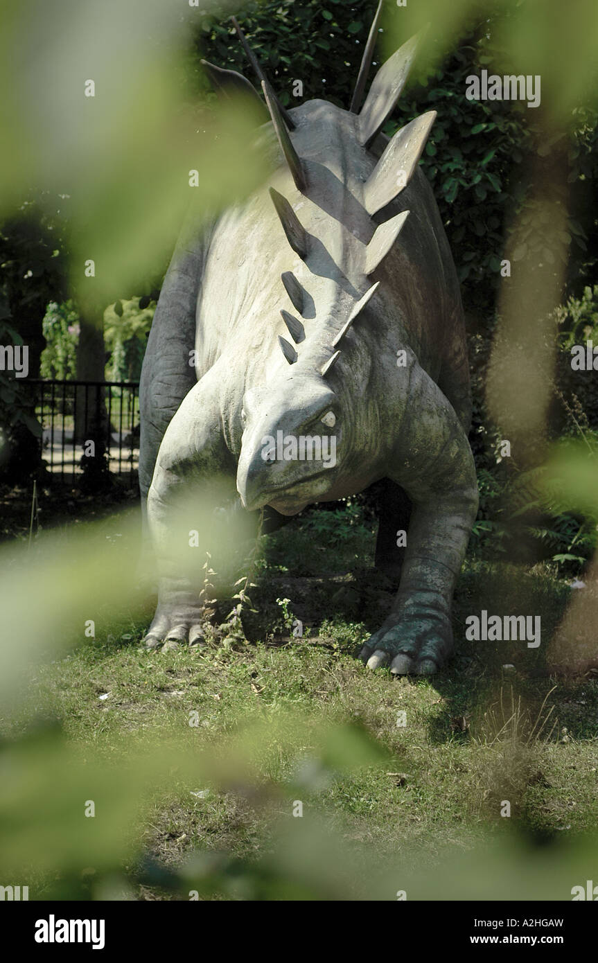 Fake stegosaurus hi-res stock photography and images - Alamy