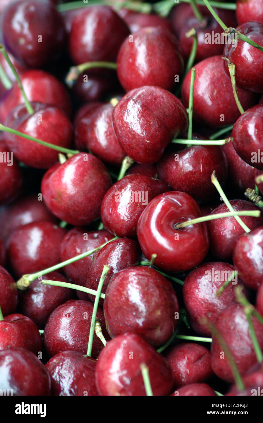 Maroon ripe cherries hi-res stock photography and images - Alamy