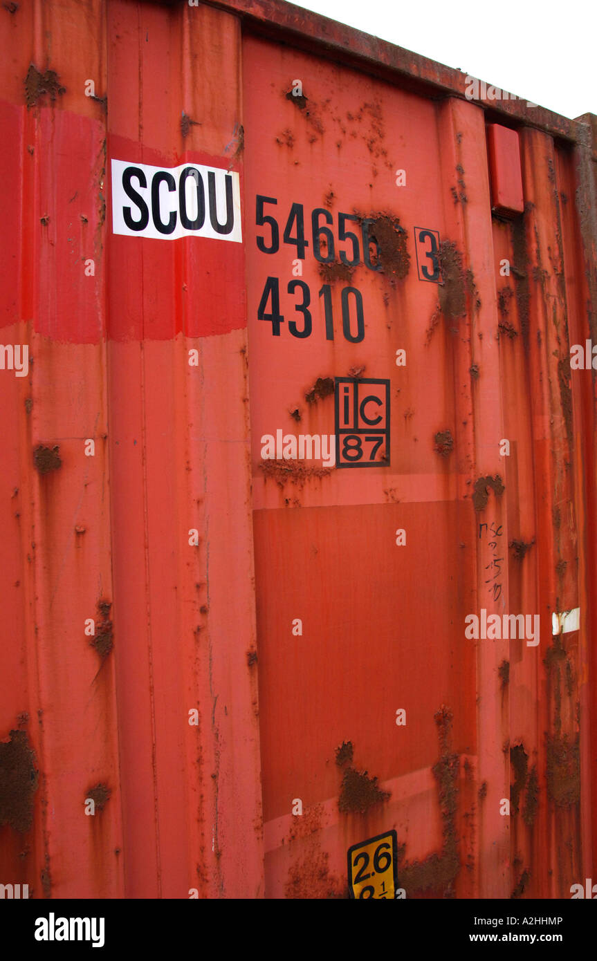 Rusty red shipping container Stock Photo - Alamy