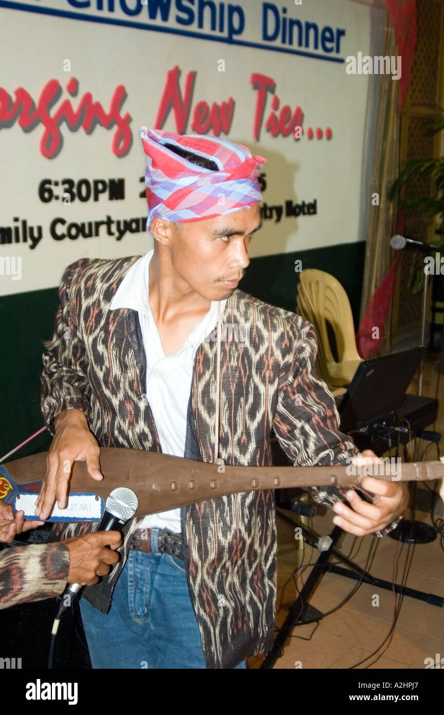 Traditional tribal dance & costumes of the B'laan (Bilaan) people of ...