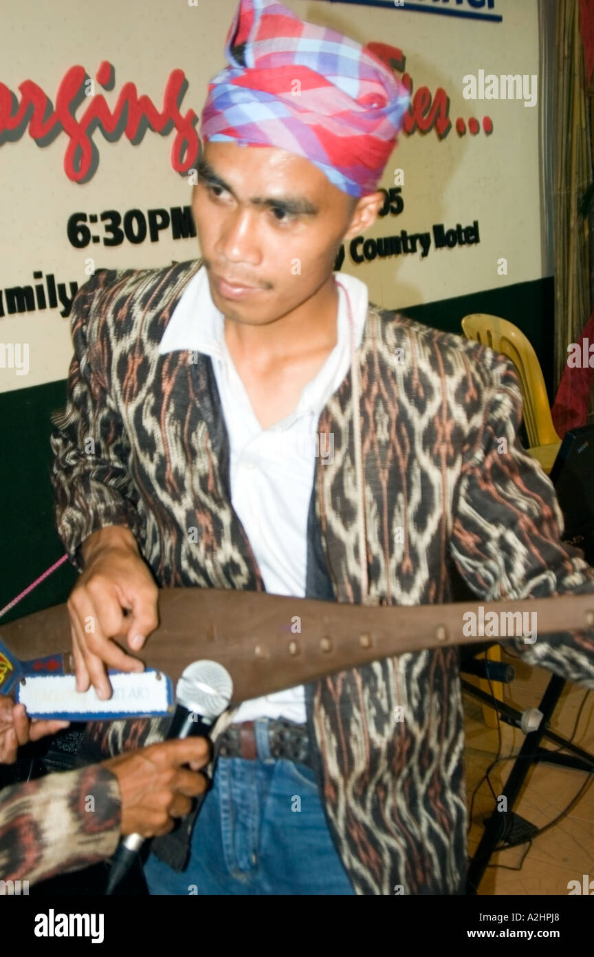 Traditional tribal dance & costumes of the B'laan (Bilaan) people of ...