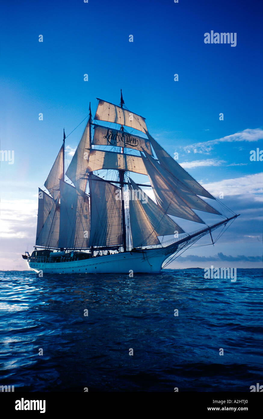 Ship under full sail hi-res stock photography and images - Alamy