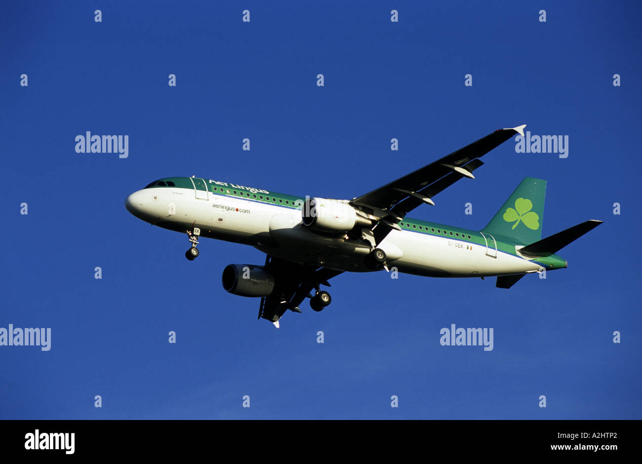 Aer Lingus Airbus A320 aircraft approaching Birmingham International ...