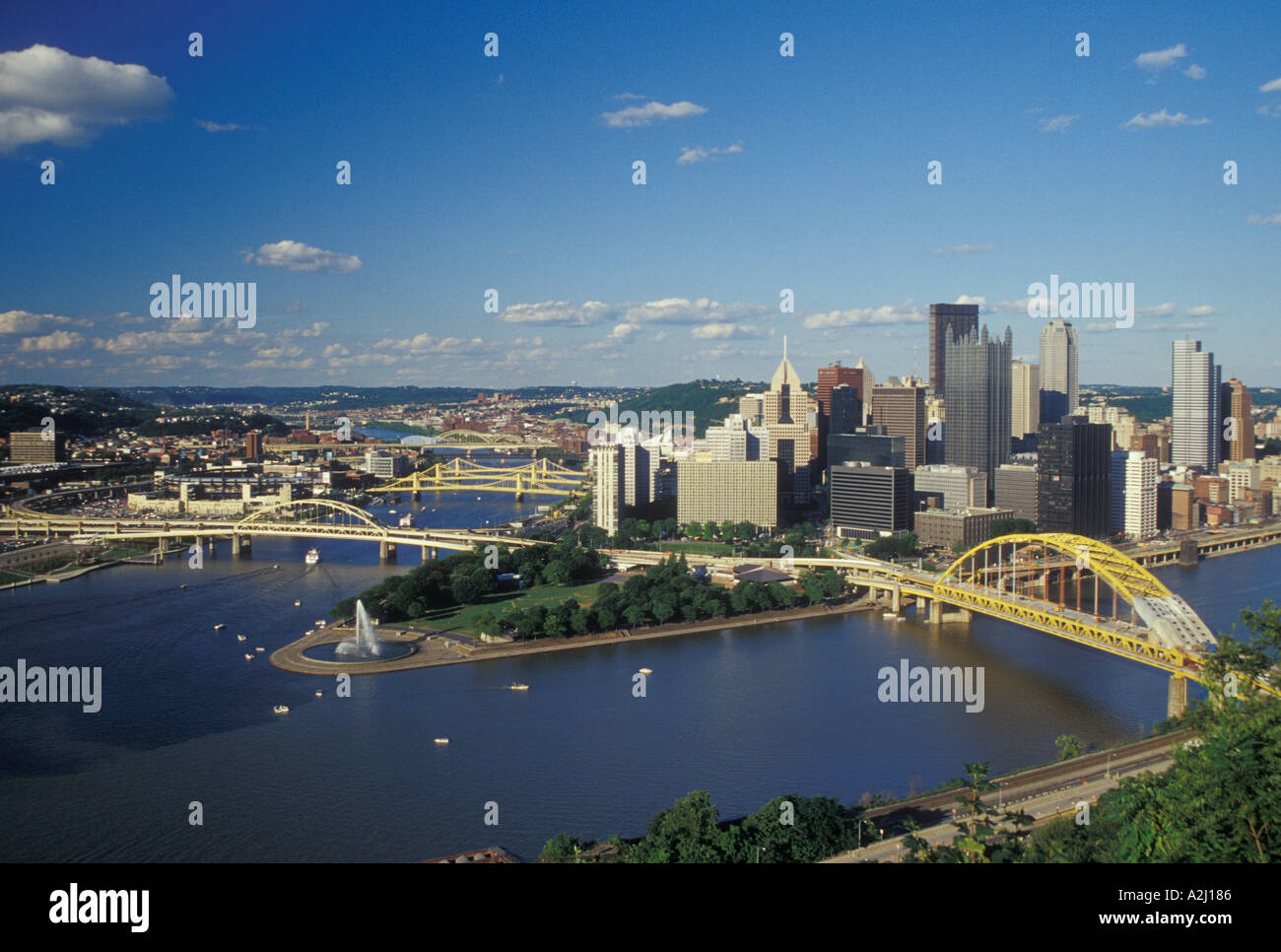 Usa pennsylvania pittsburgh downtown golden triangle hi-res stock ...