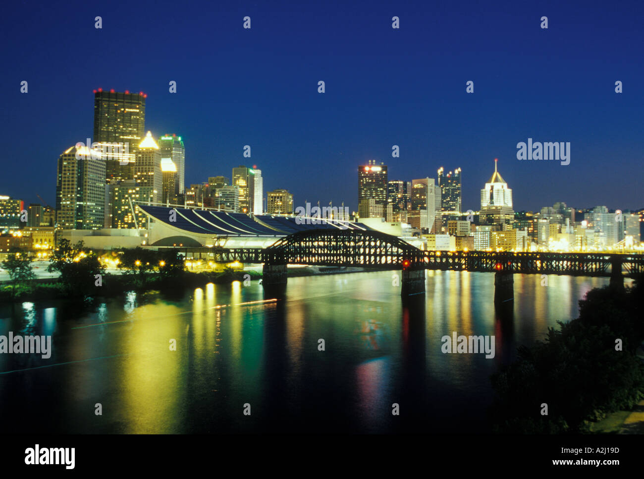 Pittsburgh city center night hi-res stock photography and images - Alamy