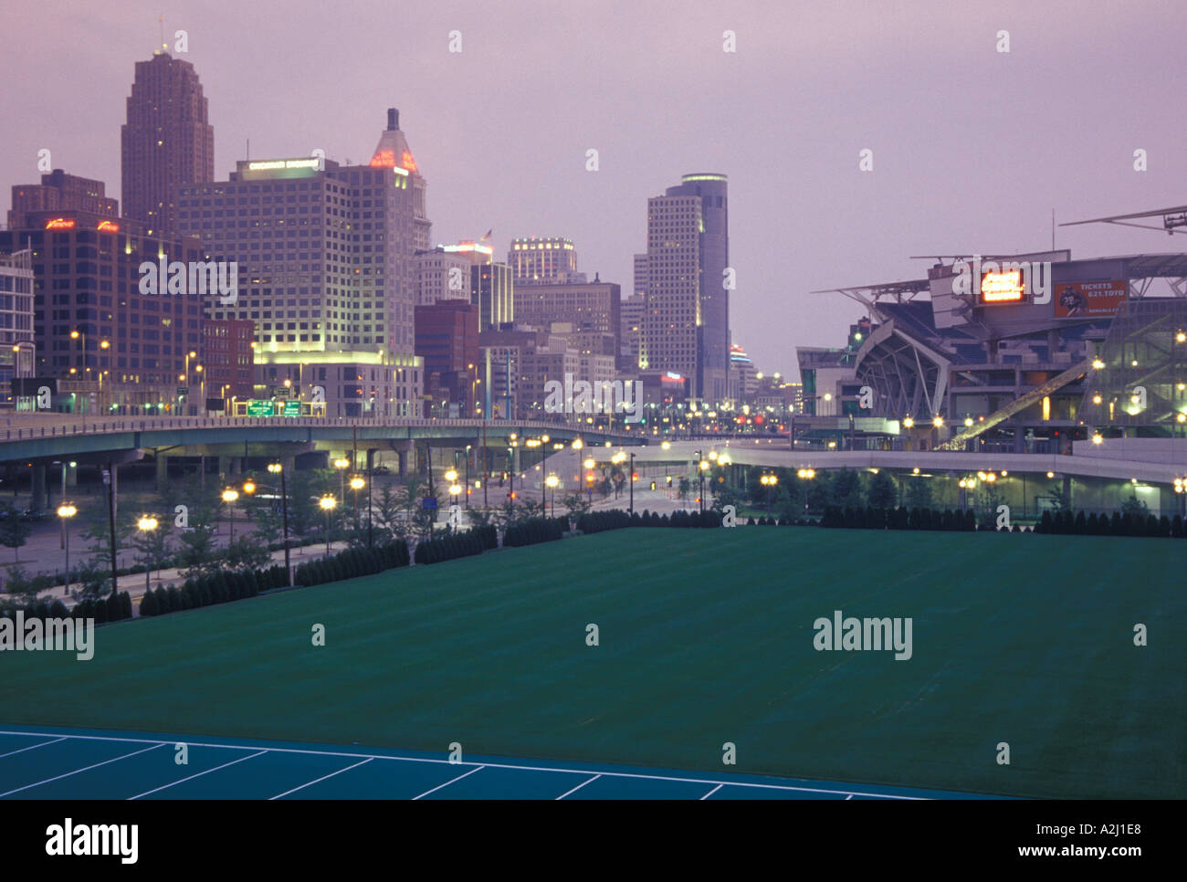 Cincinnati ohio paul brown stadium hi-res stock photography and images ...