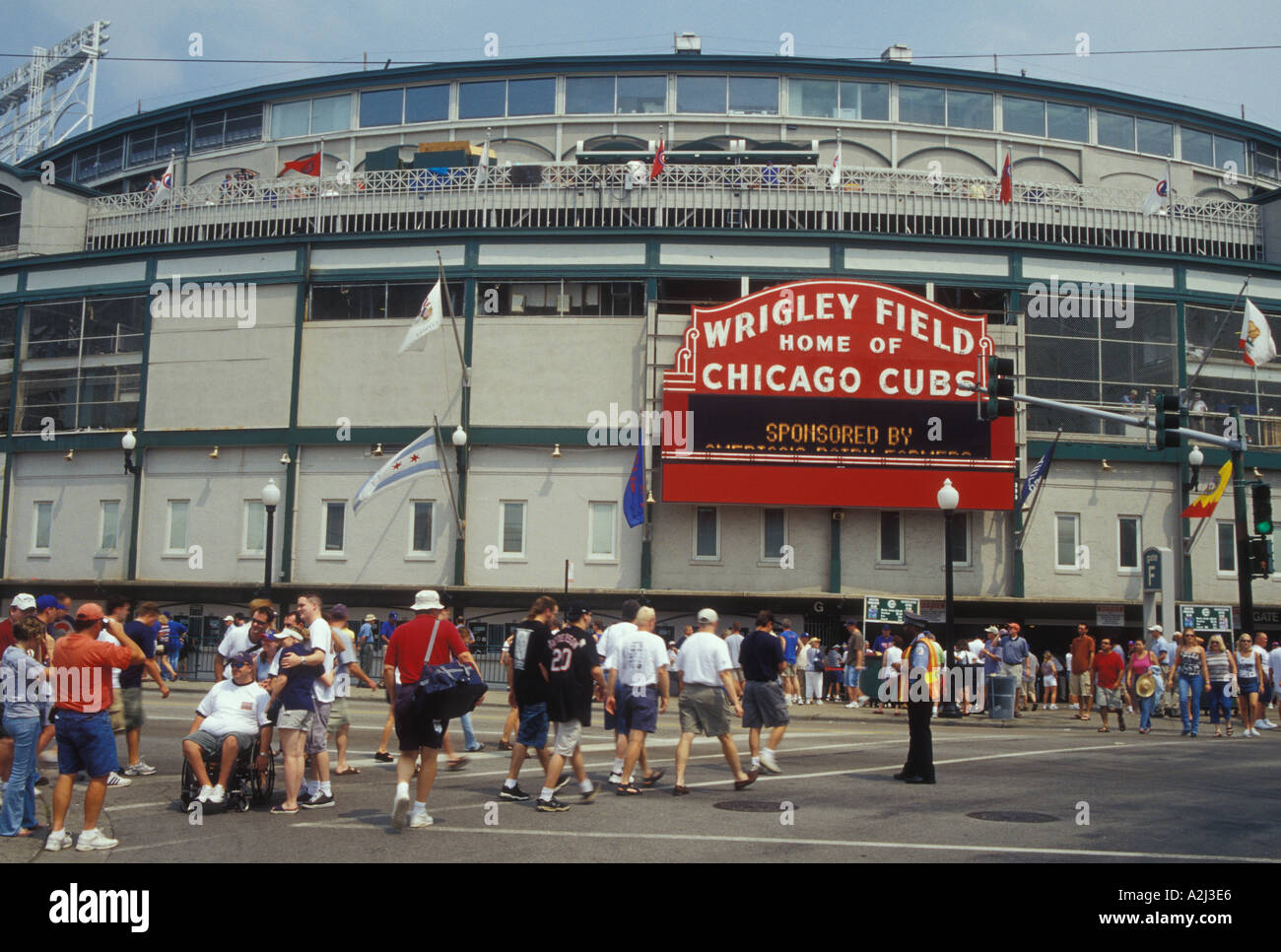 Chicago cubs ball park hi-res stock photography and images - Alamy