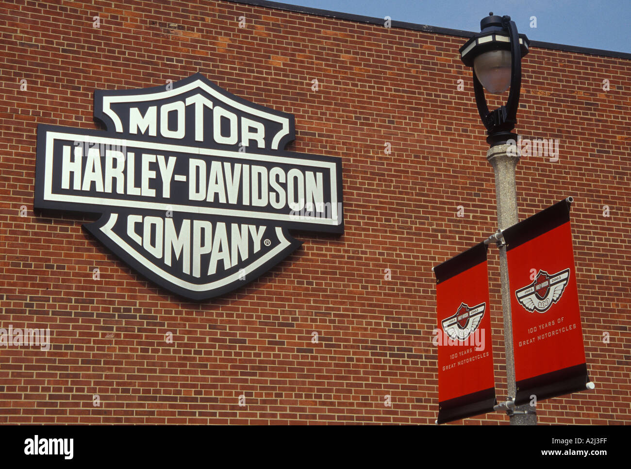 Harley davidson factory hi-res stock photography and images - Alamy