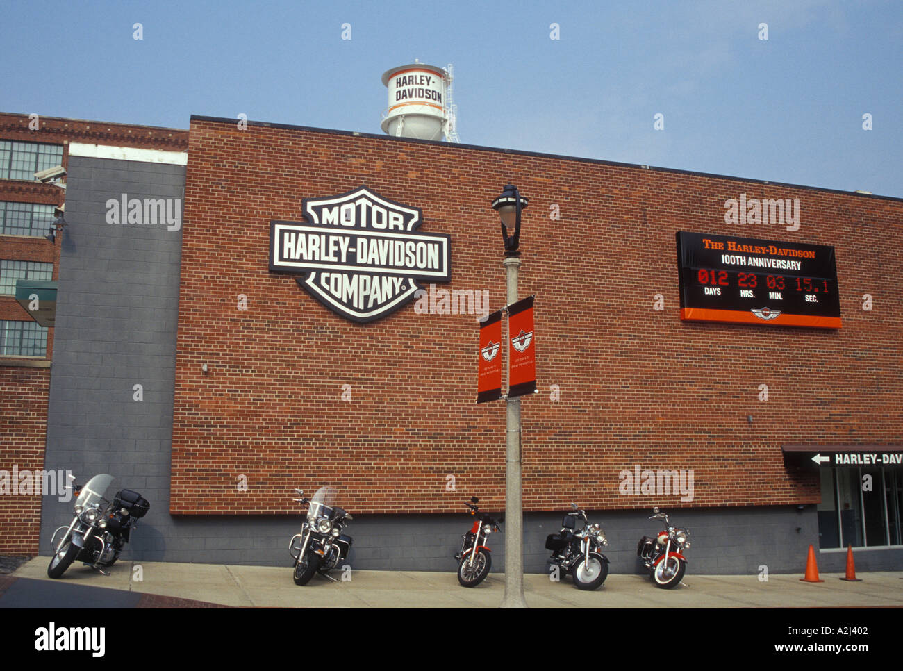 Harley davidson factory hi-res stock photography and images - Alamy