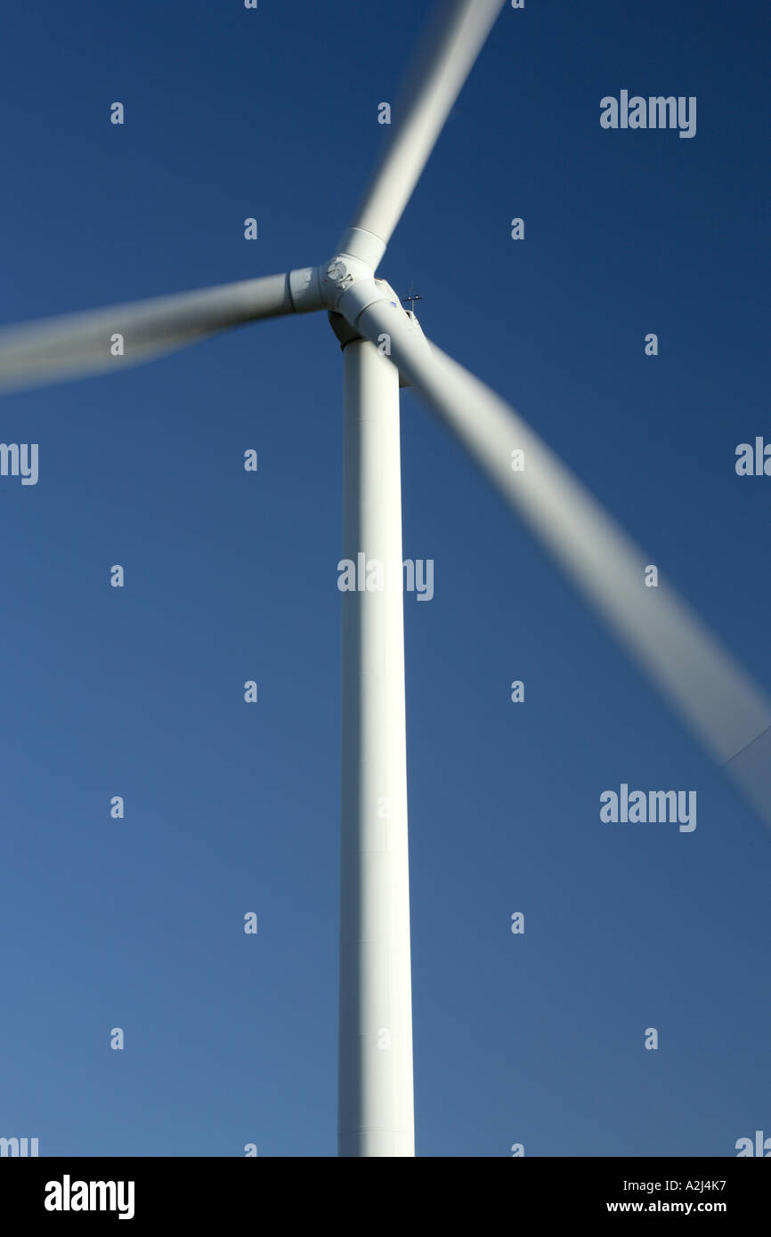 Wind turbine blades in motion hi-res stock photography and images - Alamy