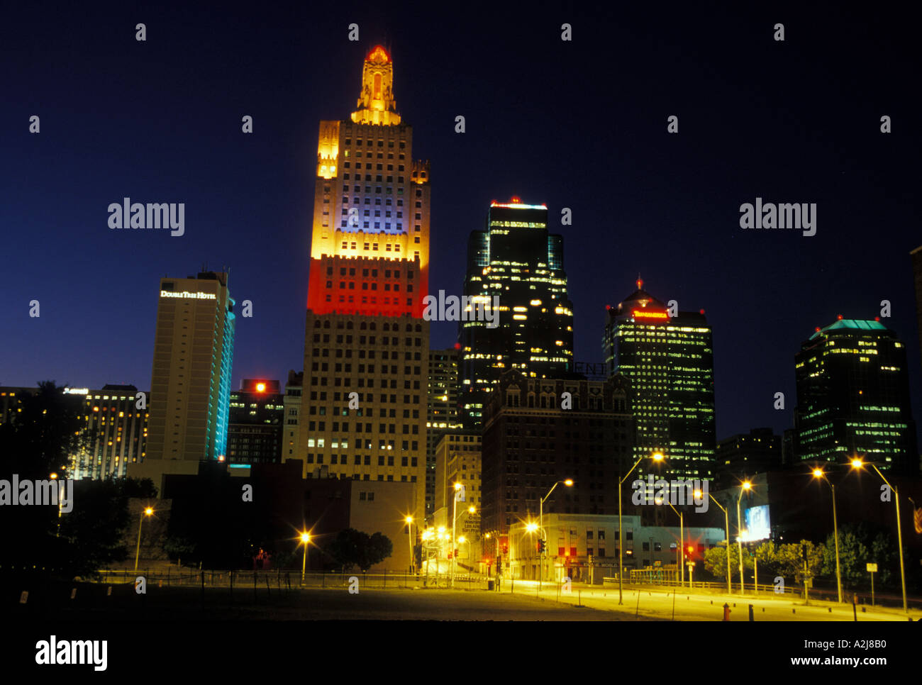 Kansas city power and light building hi-res stock photography and ...