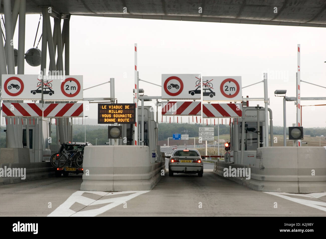 Peage Millau bridge A75 Midi Pyrenees France Stock Photo - Alamy