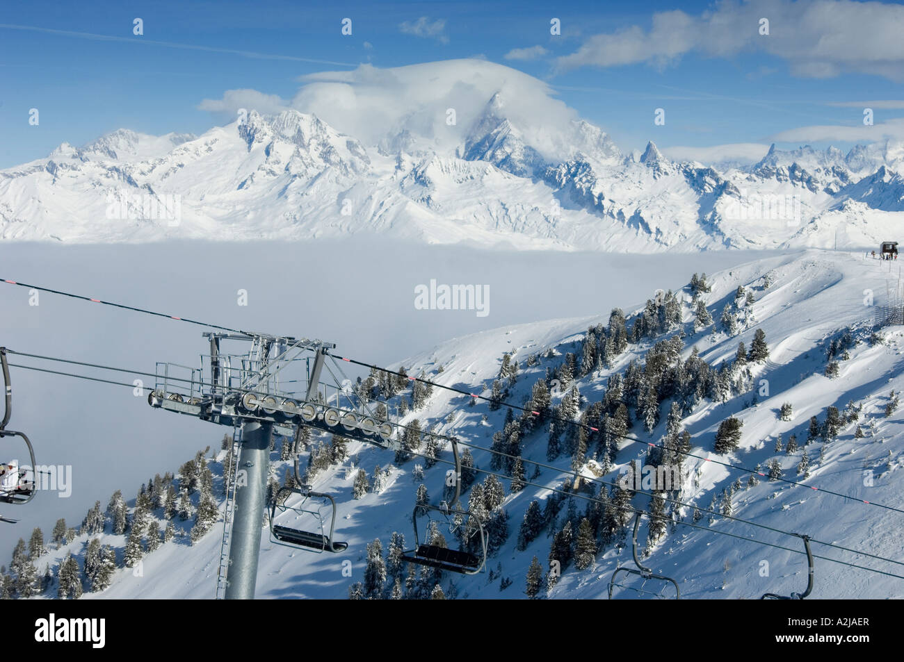Chairlift and cloud inversion hi-res stock photography and images - Alamy