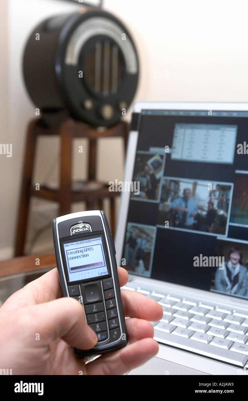 Wireless networking on a mobile phone with 1930's wireless radio in ...