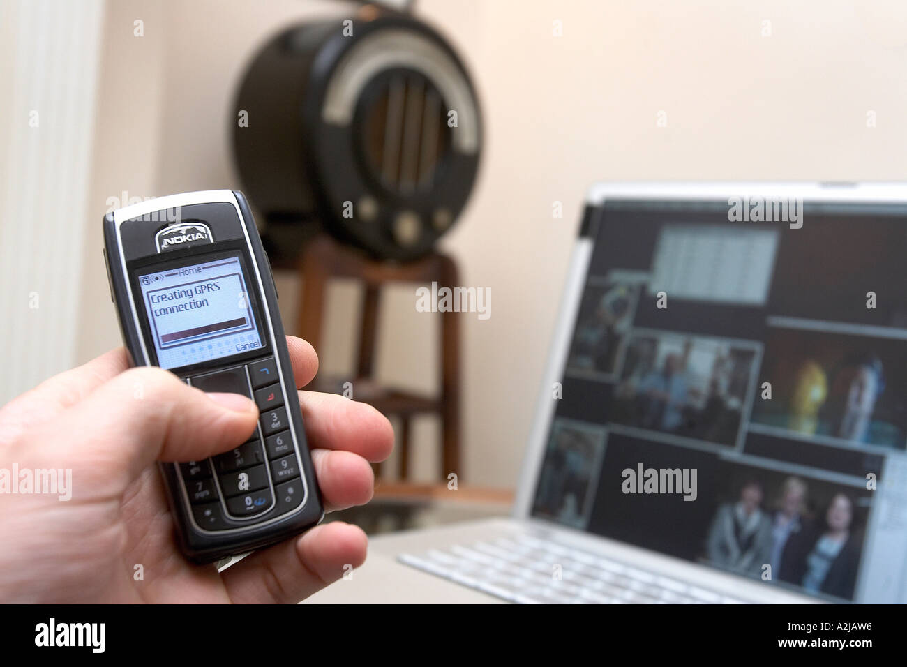 Wireless networking on a mobile phone with 1930's wireless radio in ...