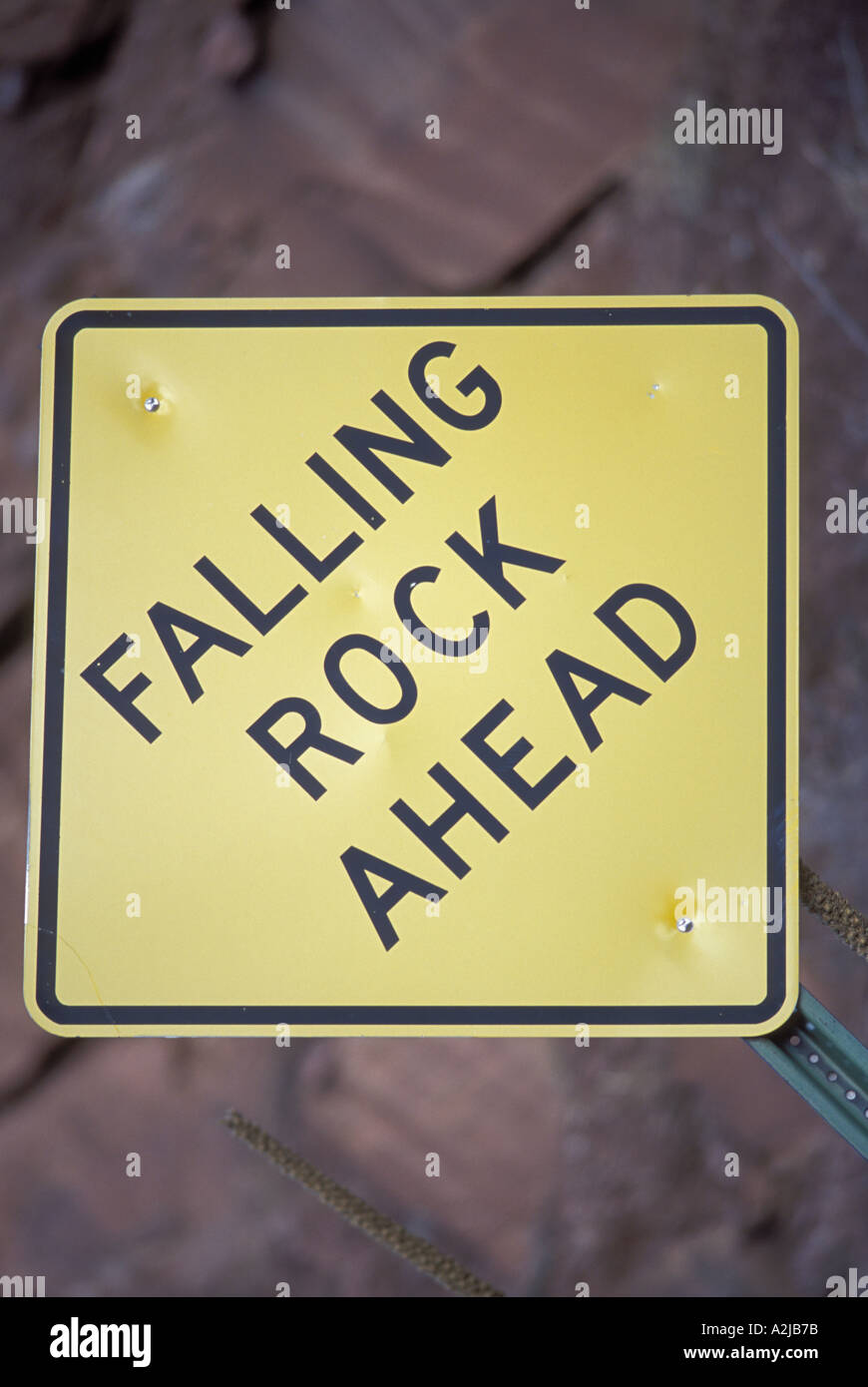 Falling object hazard sign hi-res stock photography and images - Alamy