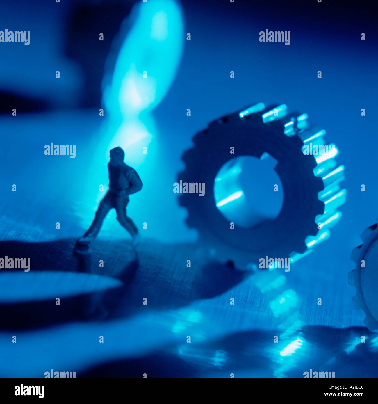 People cast long shadows hi-res stock photography and images - Alamy