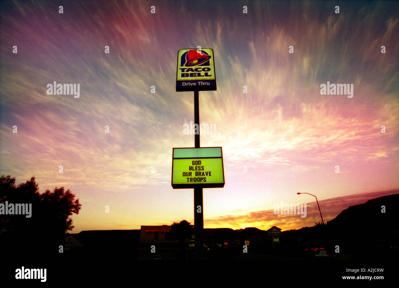 Taco Bell sign offering a message of support for US troops fighting in ...