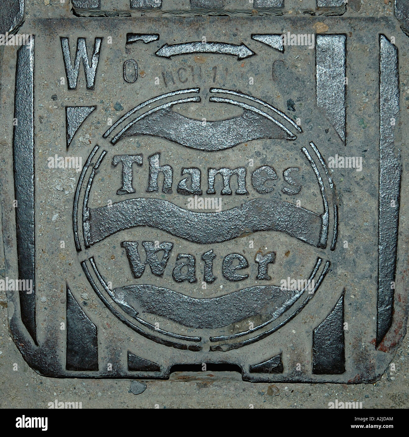 Thames water logo hi-res stock photography and images - Alamy