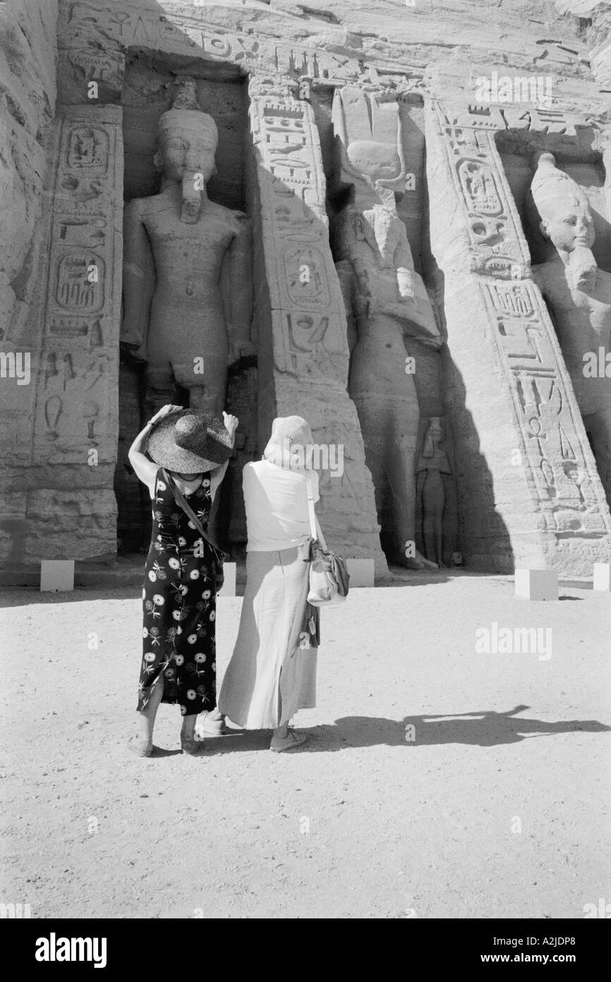 Abu simbel africa ancient Black and White Stock Photos & Images - Alamy