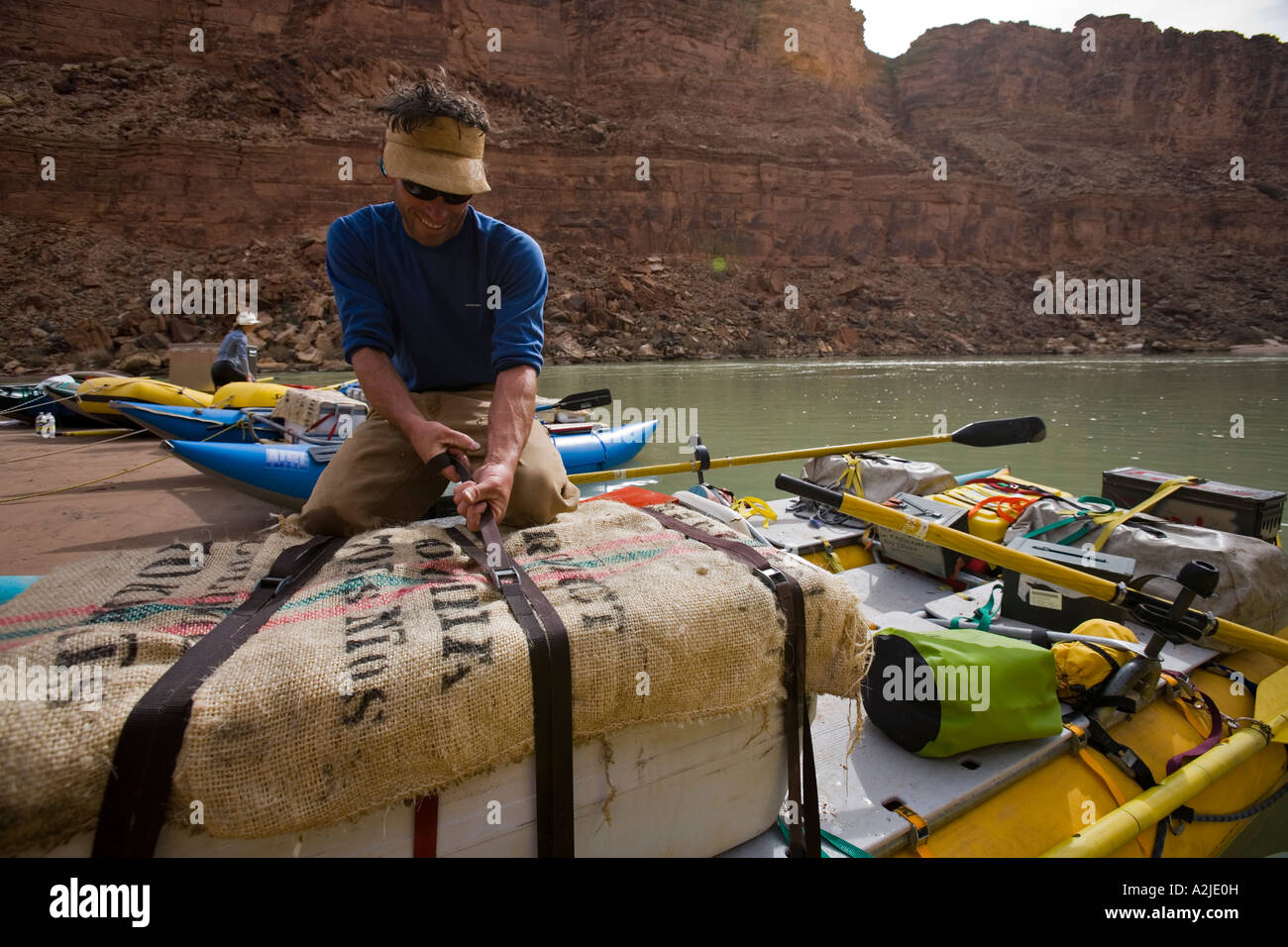 Jim Crossland rigging his raft Grand Canyon Arizona USA Stock Photo - Alamy