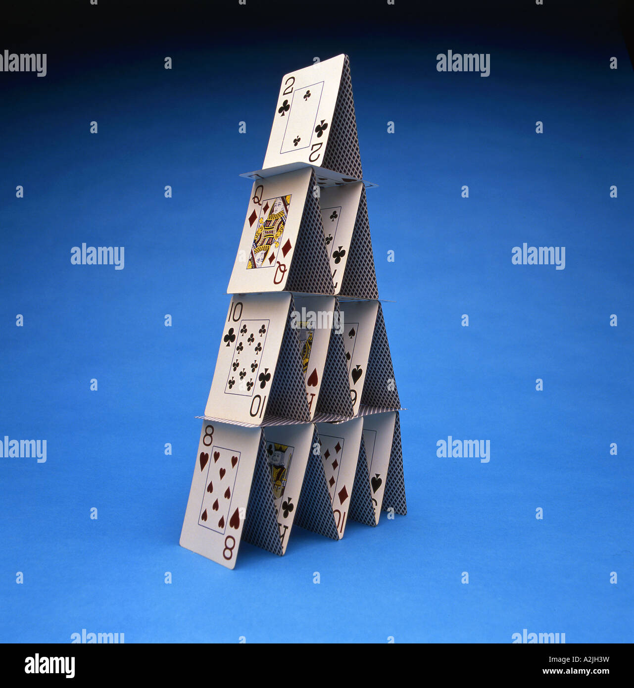 House of cards hi-res stock photography and images - Alamy