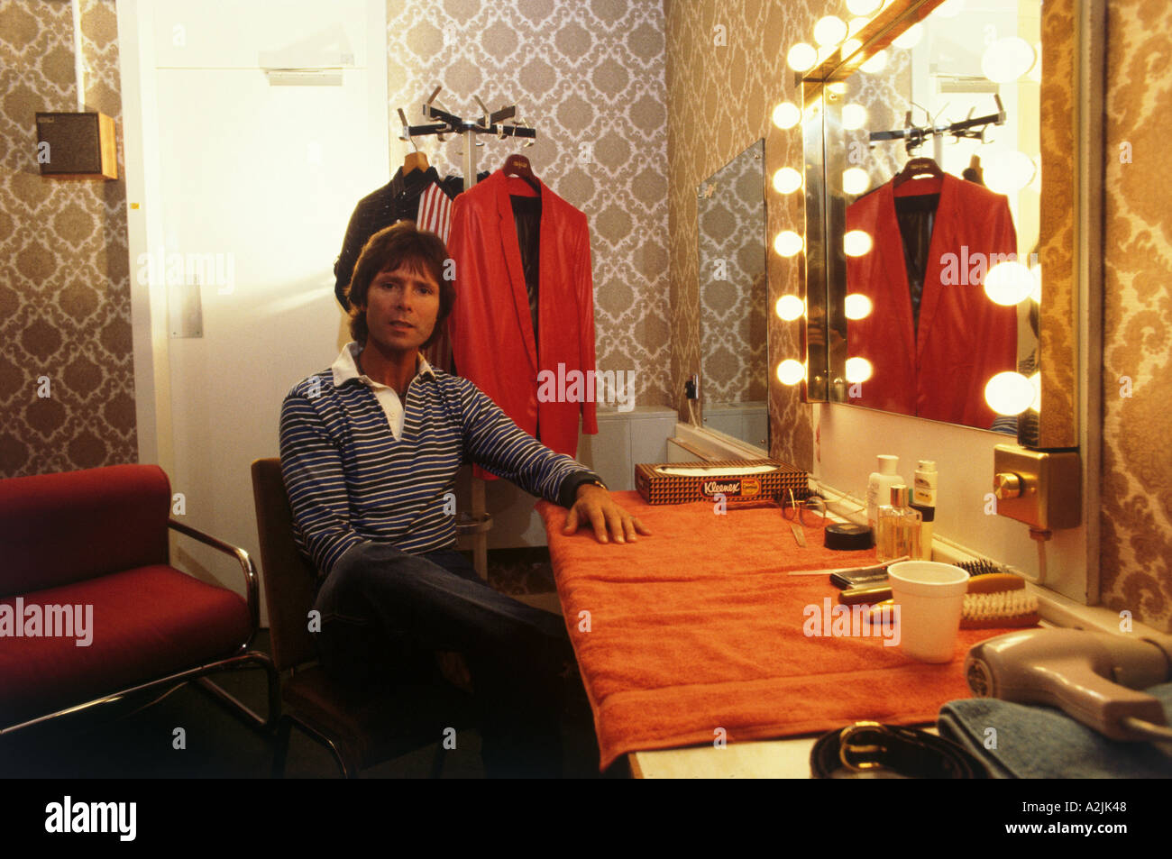 CLIFF RICHARD in his dressing room in 1981 Stock Photo - Alamy
