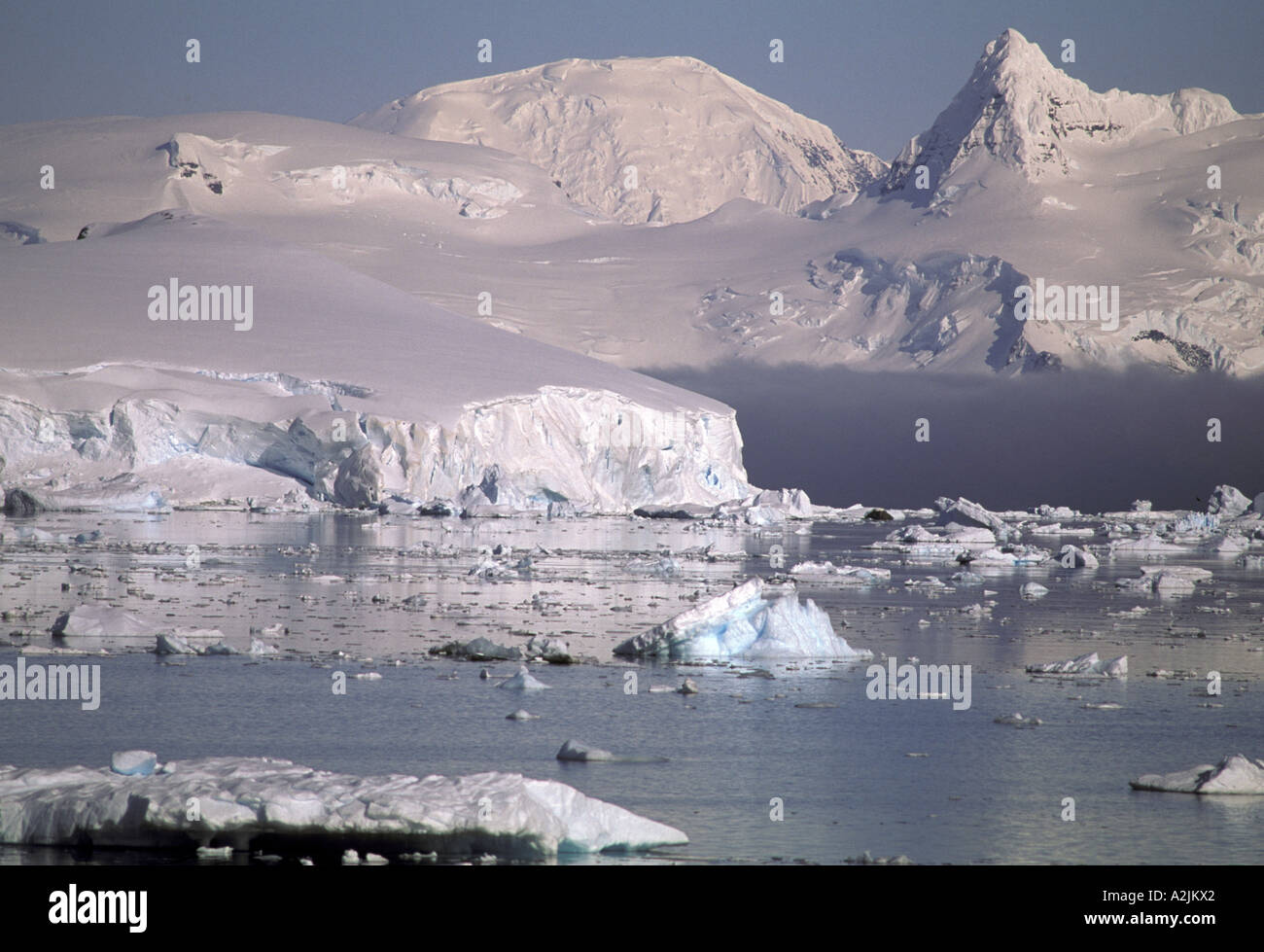 Icescapes hi-res stock photography and images - Alamy