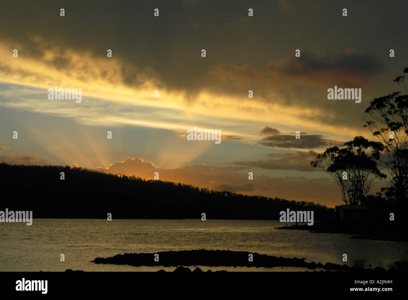 Sun bouncing off water hi-res stock photography and images - Alamy