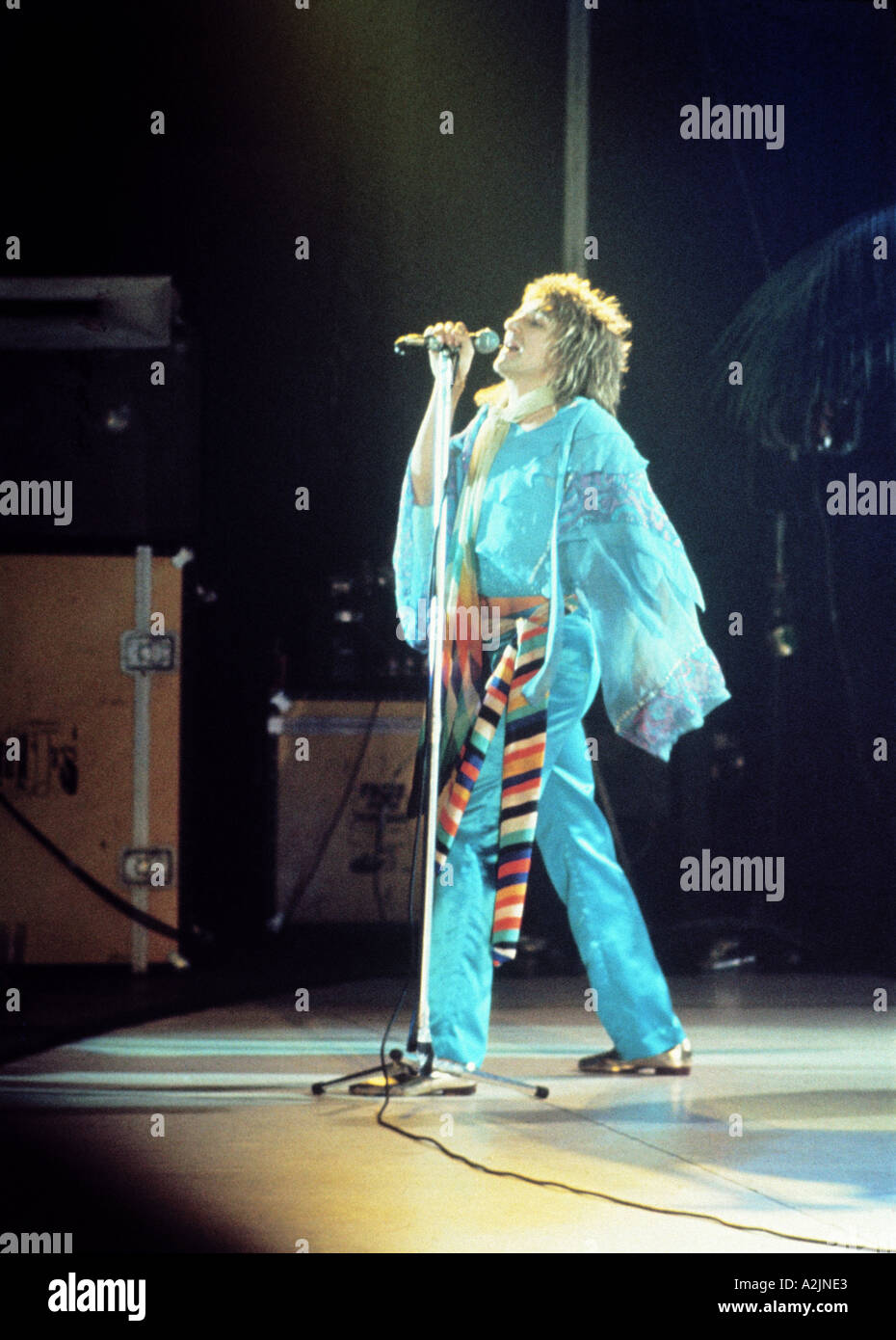 ROD STEWART on stage in 1973 Stock Photo - Alamy