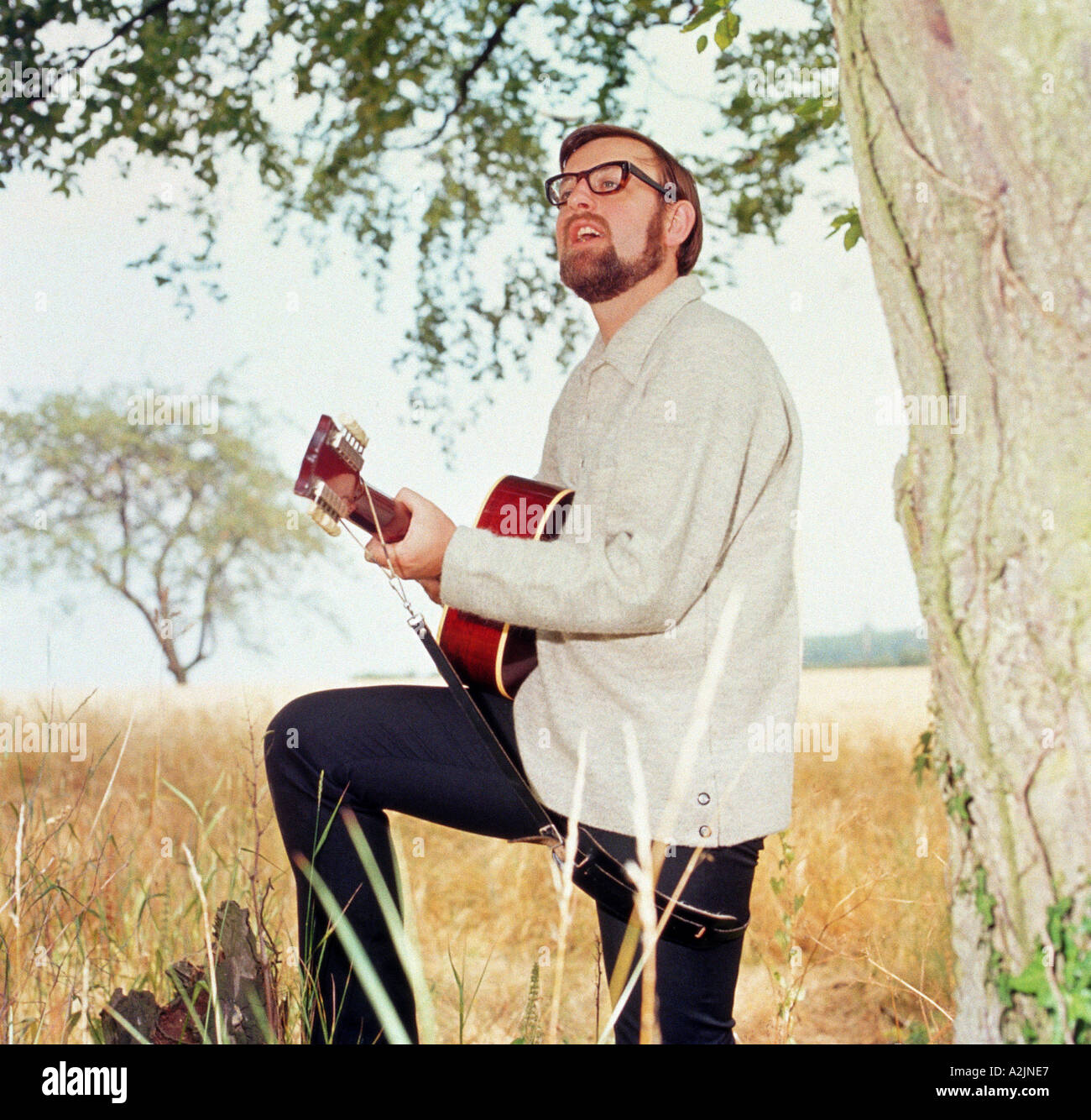 Roger whittaker singer hi-res stock photography and images - Alamy