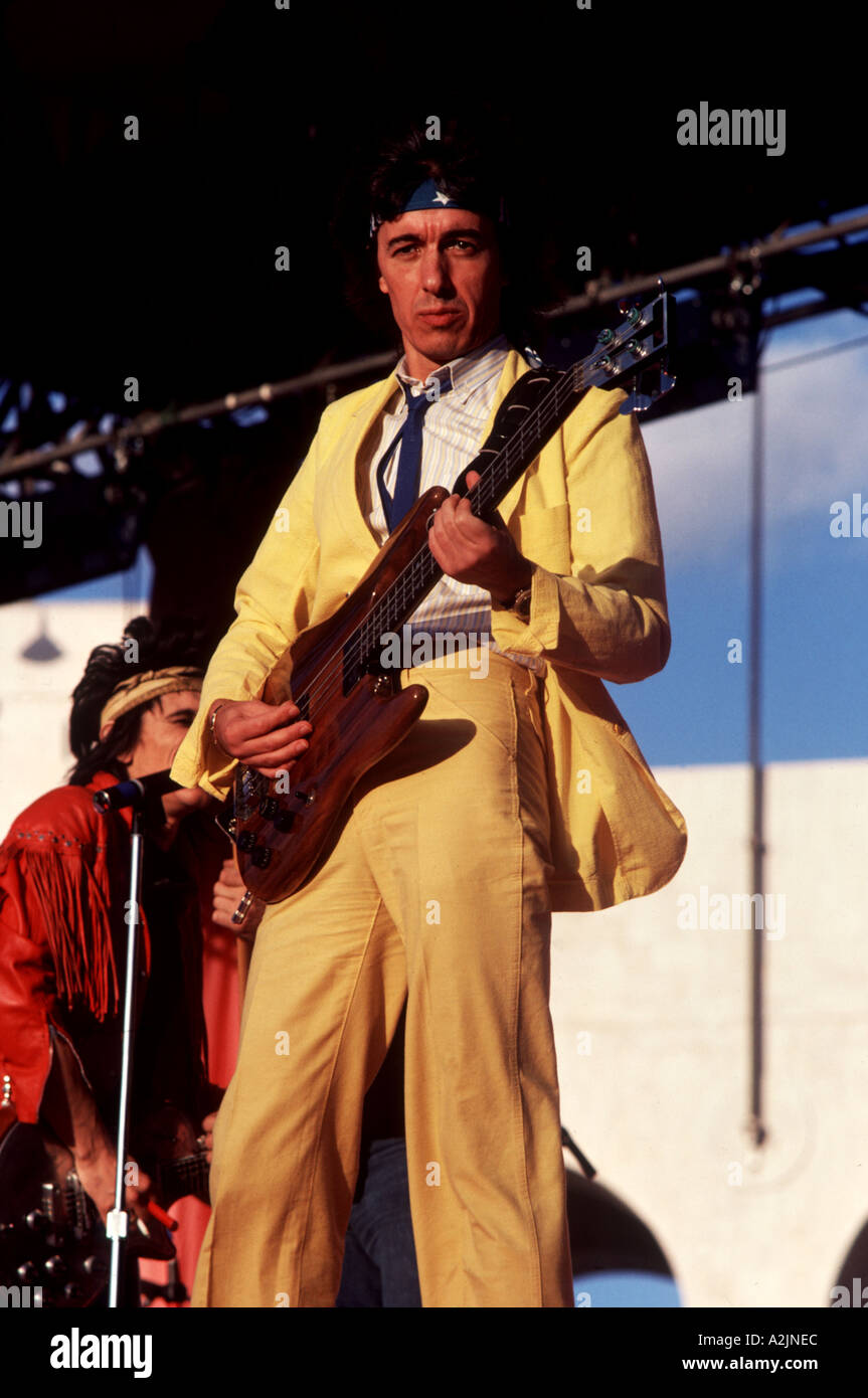 Bill wyman rolling stones hi-res stock photography and images - Alamy