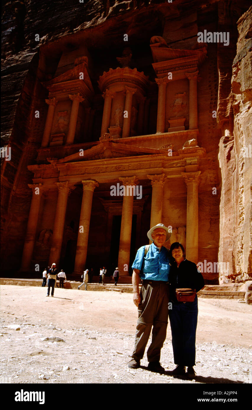 Petra the khaznah hi-res stock photography and images - Alamy
