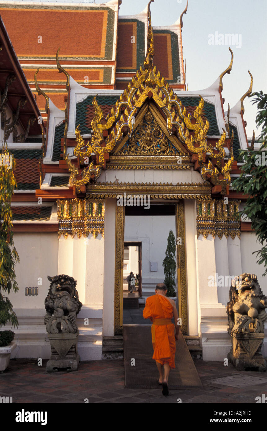 Asia, Thailand, Bangkok, Wat Po, city's oldest and largest Buddhist ...