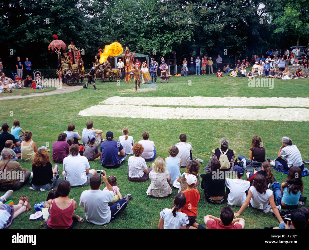 Medieval festival castle france hi-res stock photography and images - Alamy