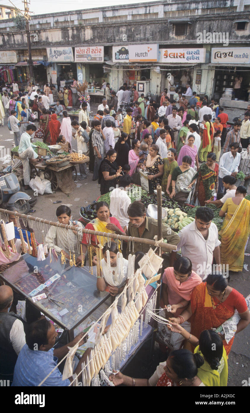 India, Busy street scene in a Gujurat town Stock Photo - Alamy