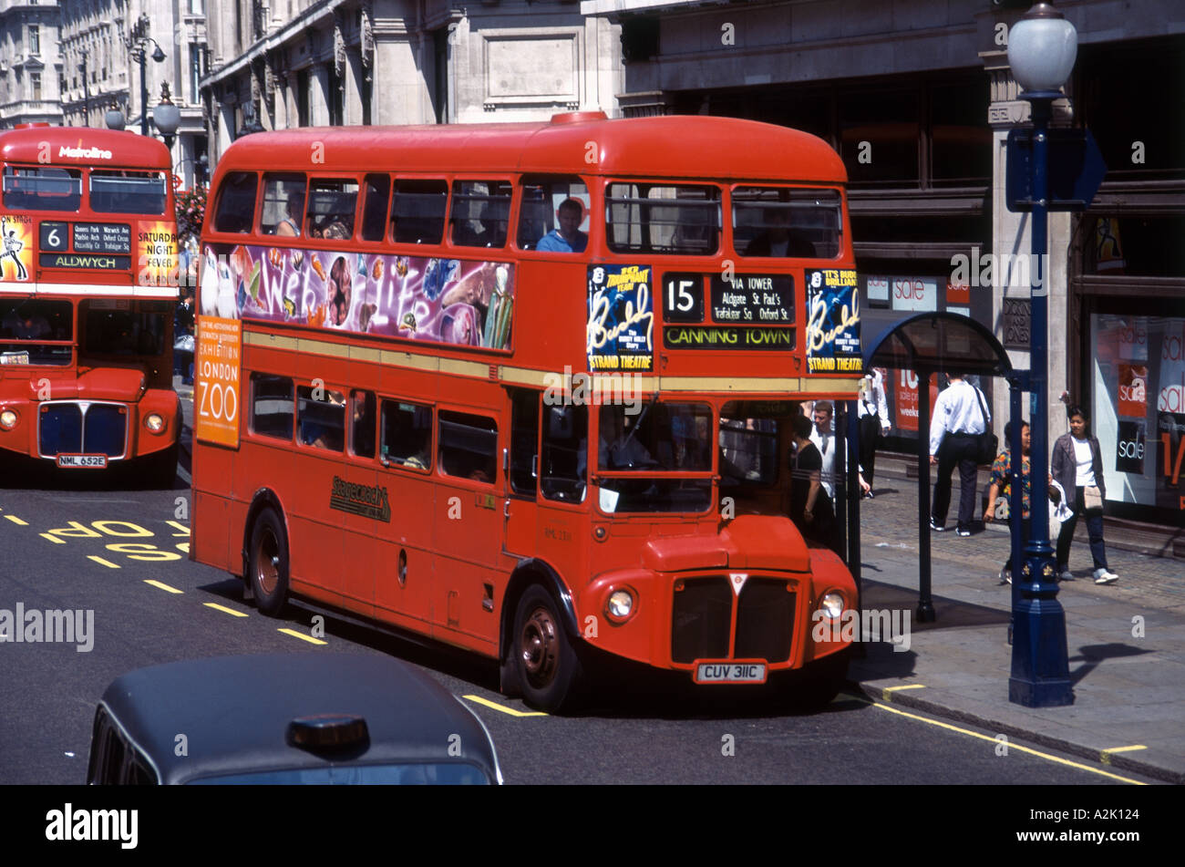 United Kingdom London Trafalgar Square Bus Stock Photo - Alamy