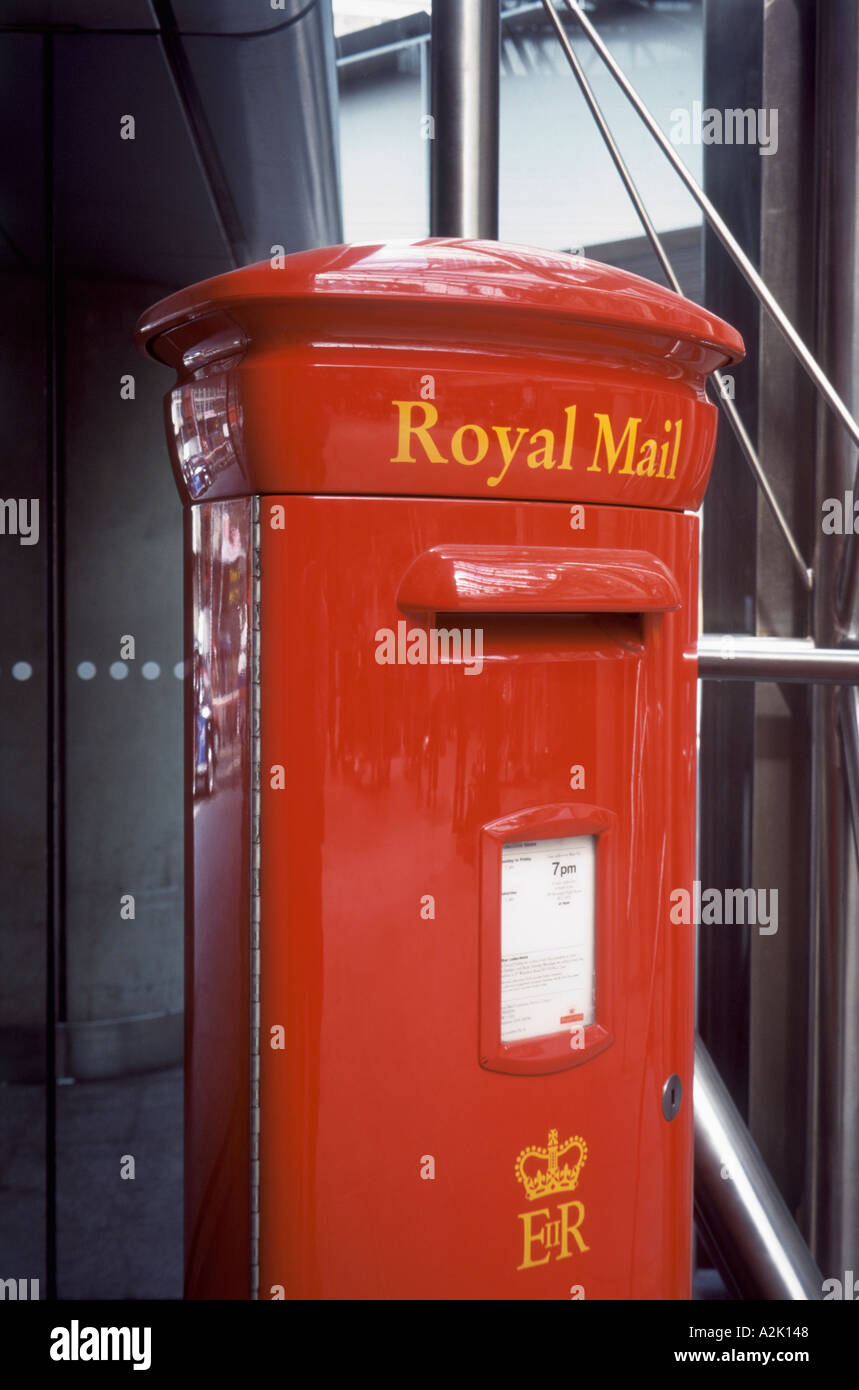 London letter boxes hi-res stock photography and images - Alamy