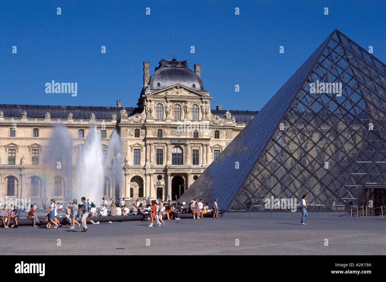 France Paris The Louvre Pyramid Stock Photo - Alamy