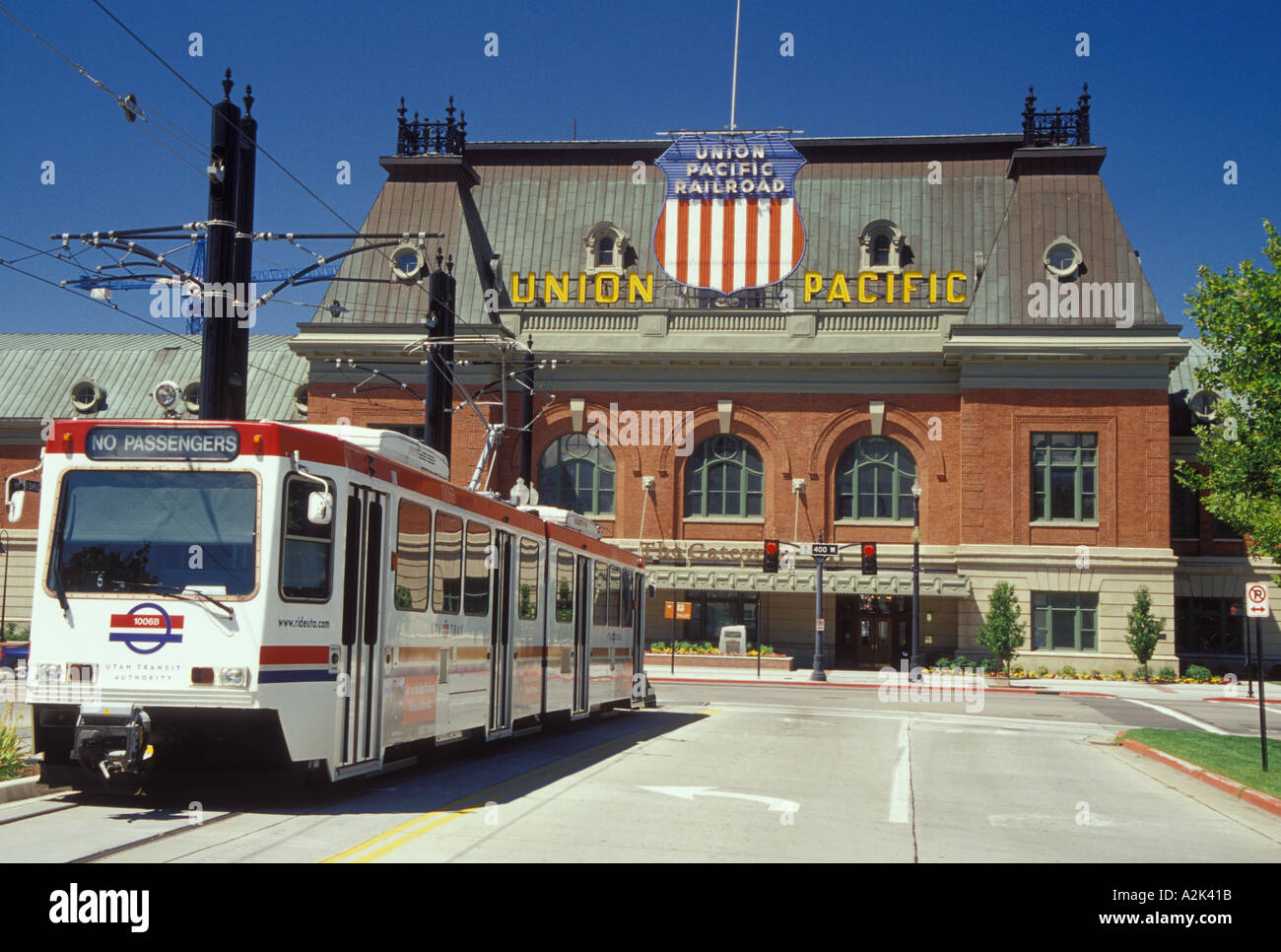 Salt lake city light rail hi-res stock photography and images - Alamy