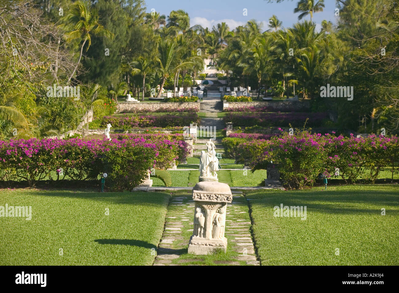 BAHAMAS, New Providence Island, Nassau: Paradise Island, Versailles ...