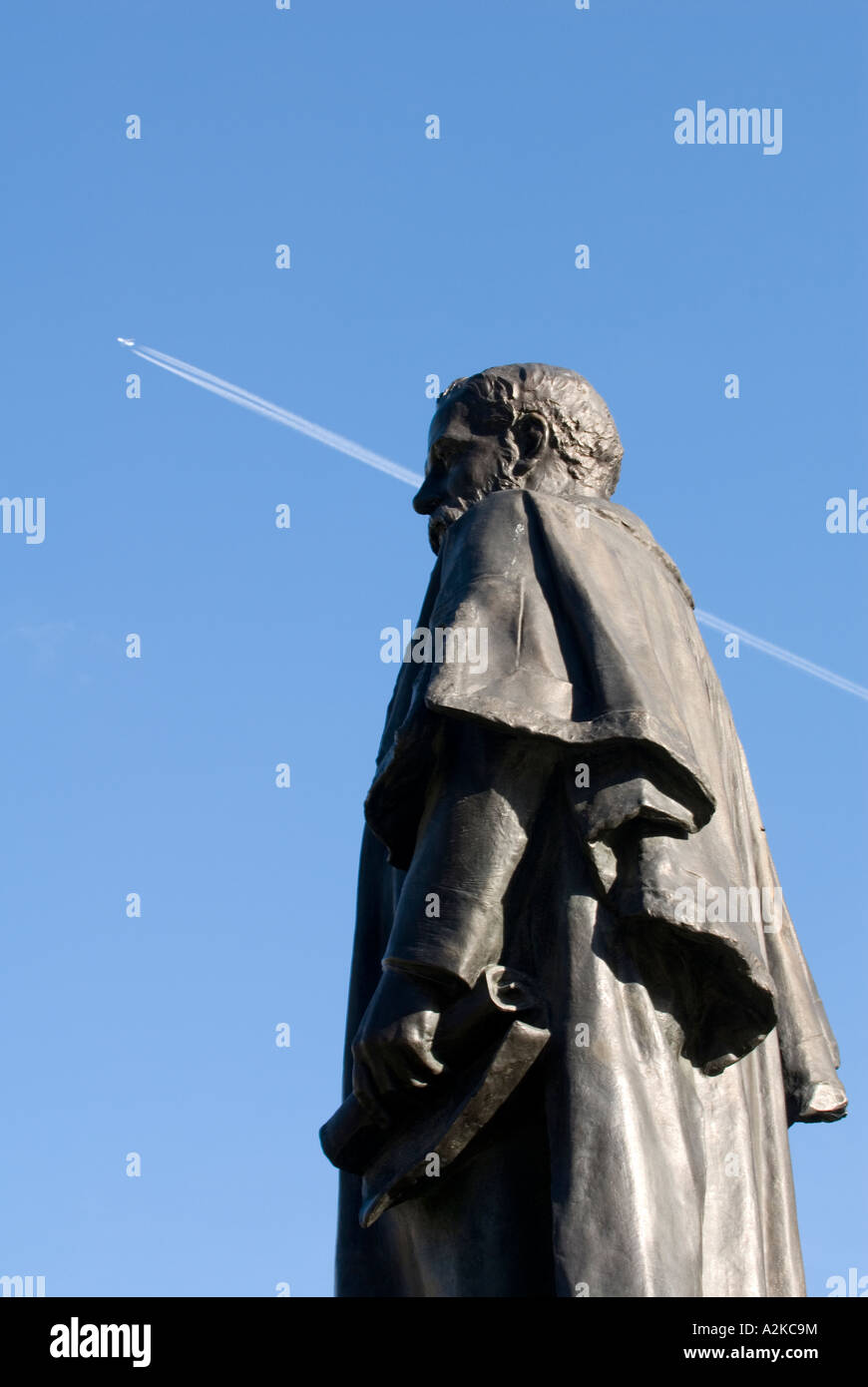 Sir Daniel Dixon sculpture Belfast City Hall Stock Photo - Alamy