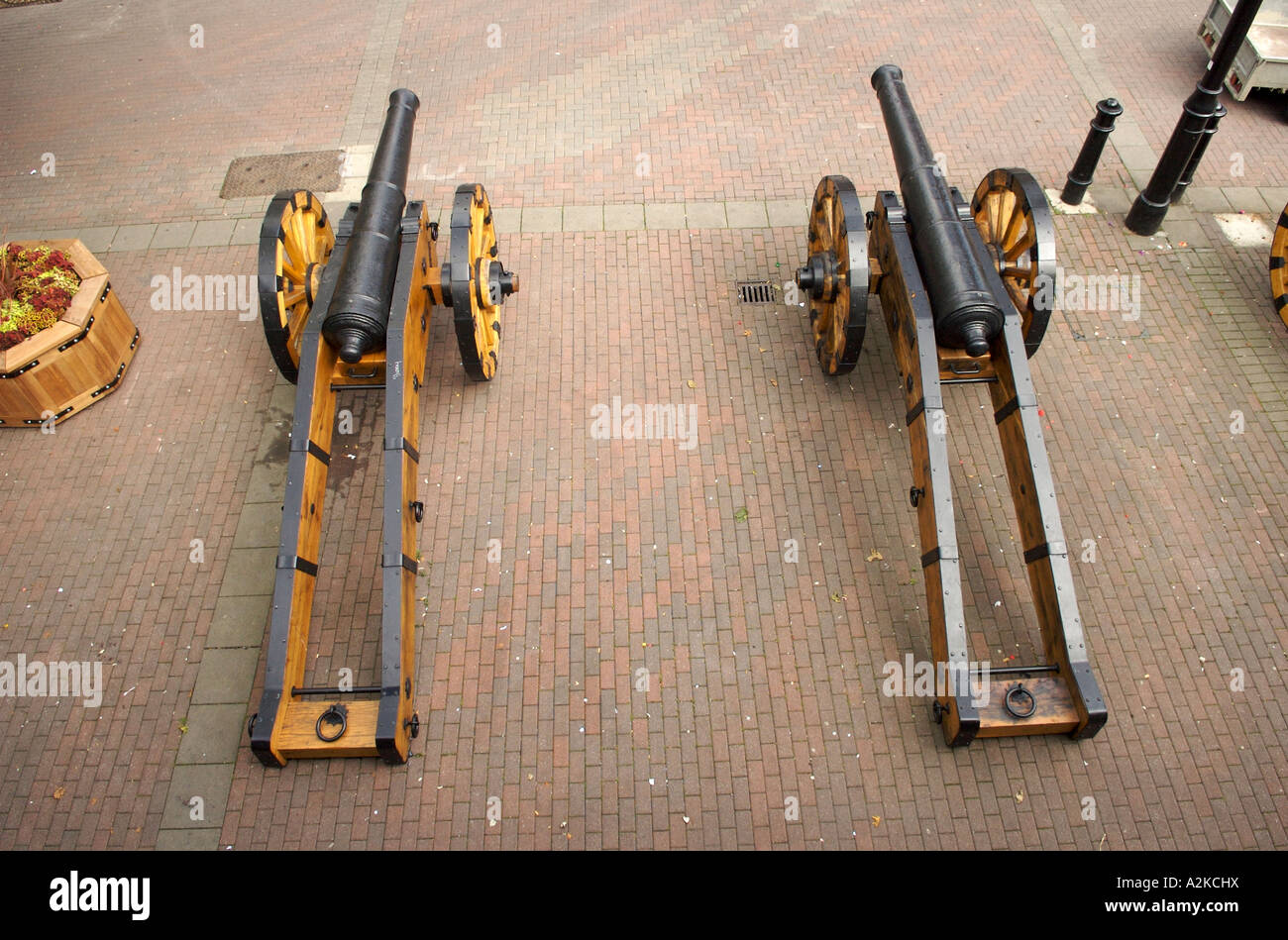 View of Cannons form the Walls Londonderry Stock Photo - Alamy