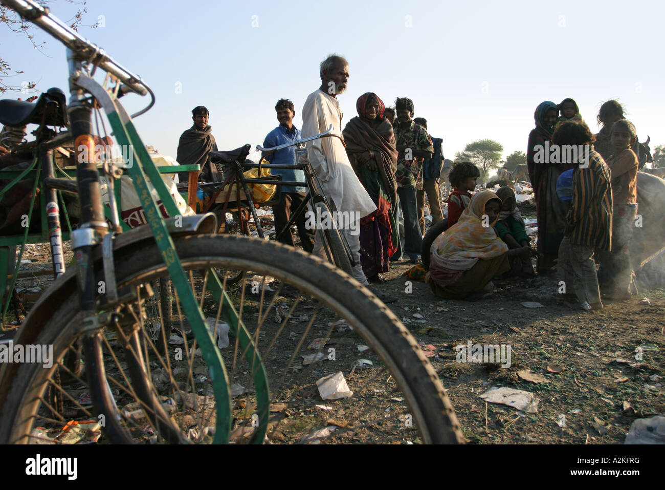Indian homeless family hi-res stock photography and images - Alamy