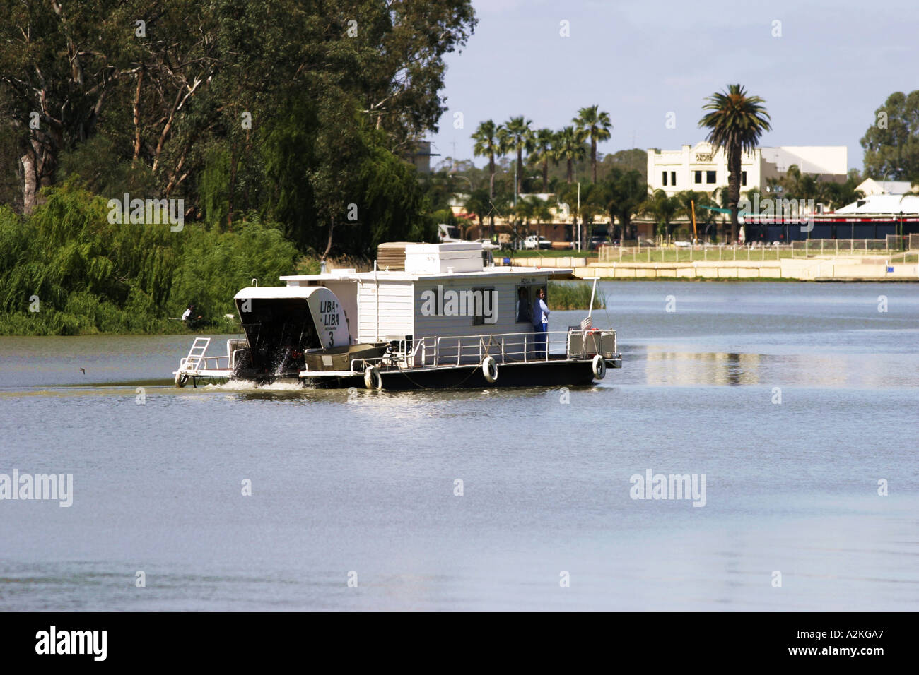 Houseboats on the murray river hi-res stock photography and images - Alamy