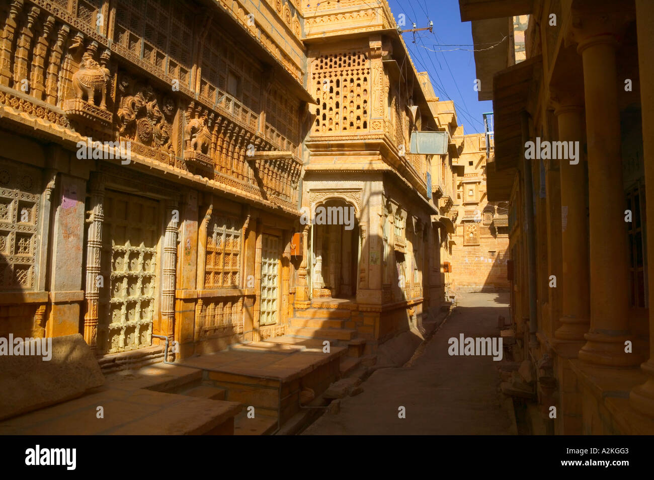India residential building hi-res stock photography and images - Alamy